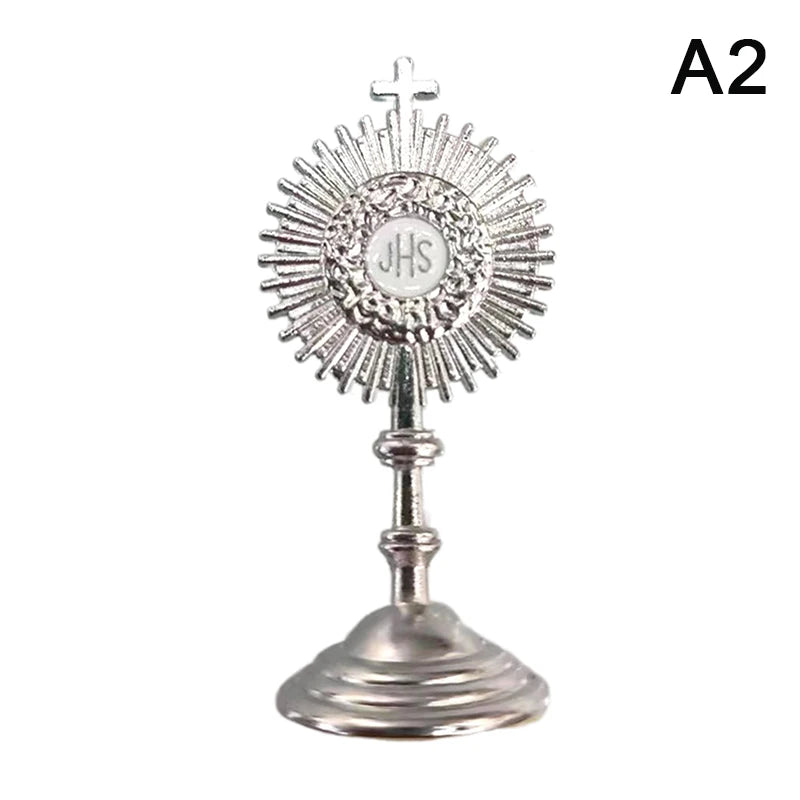 Catholic Communion Statue Gold – Mother & Refuge